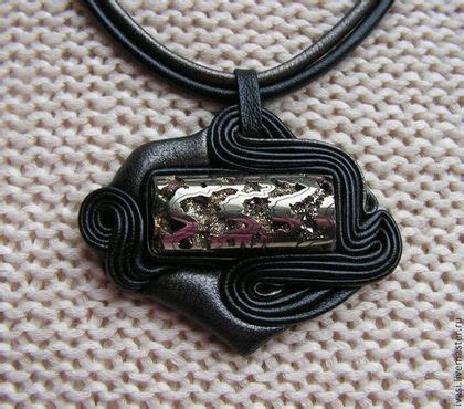 Кулон из кожи 'Филигрань' резерв. | Polymer clay jewelry, Clay jewelry ...