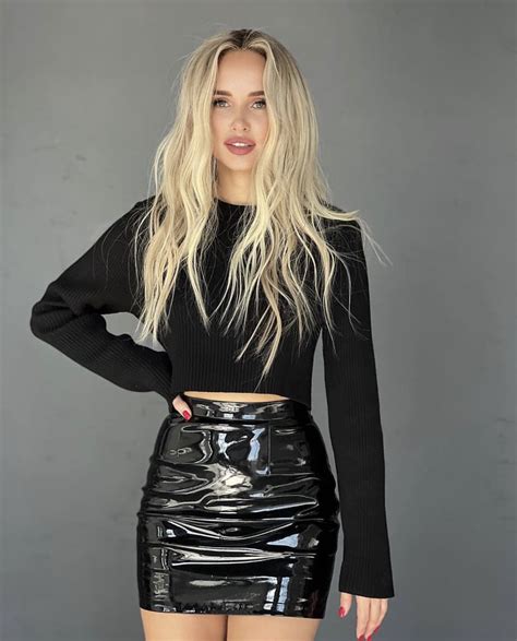 Tight Shiny Models On Tumblr