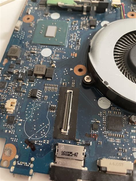 Need Help In Identifying This Clip In Video Connector R Electronicsrepair