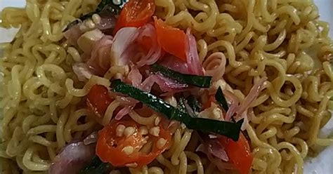 Resep Indomie sambal matah oleh ifa - Cookpad