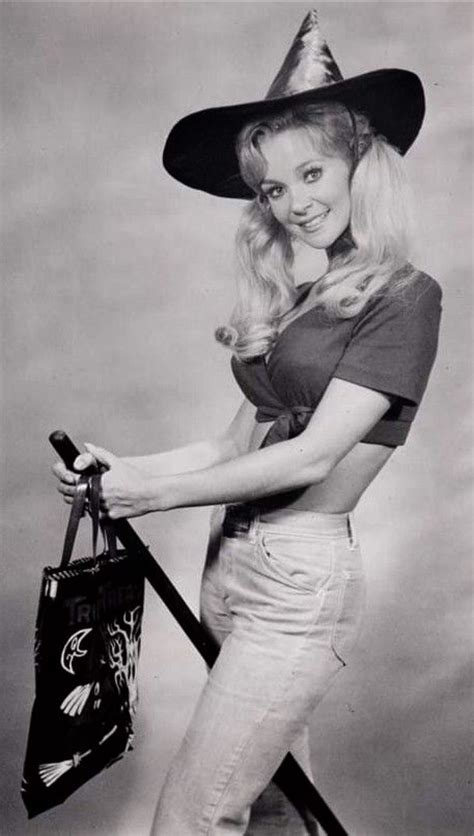 Retrogirls Happy Halloween 🎃 Facebook