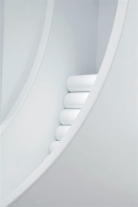 White Cut Out Panels Create Displays At Miami Boutique By Ohlab