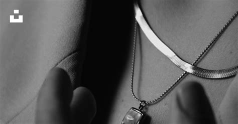 목걸이를 한 여자 사진 Unsplash의 무료 사람 이미지