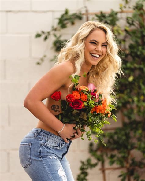 Kelsey Kane Bio Age Career Net Worth Boyfriend Height