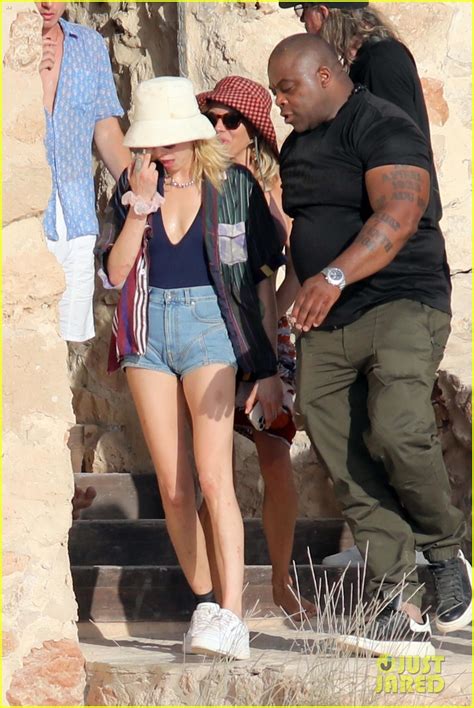 Margot Robbie And Cara Delevingne Join A Group Of Celebs During A Day Out