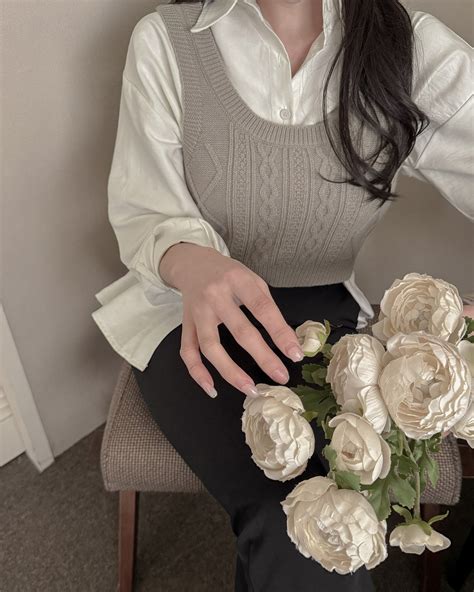 메이빈스 로엘리 셔츠and뷔스티에set세트상품 겨울세트 베이직셔츠 겨울셔츠 베스트 니트베스트 니트뷔스티에 투피스 셔츠세트 베스트세트 데일리룩 데이트룩 출근룩