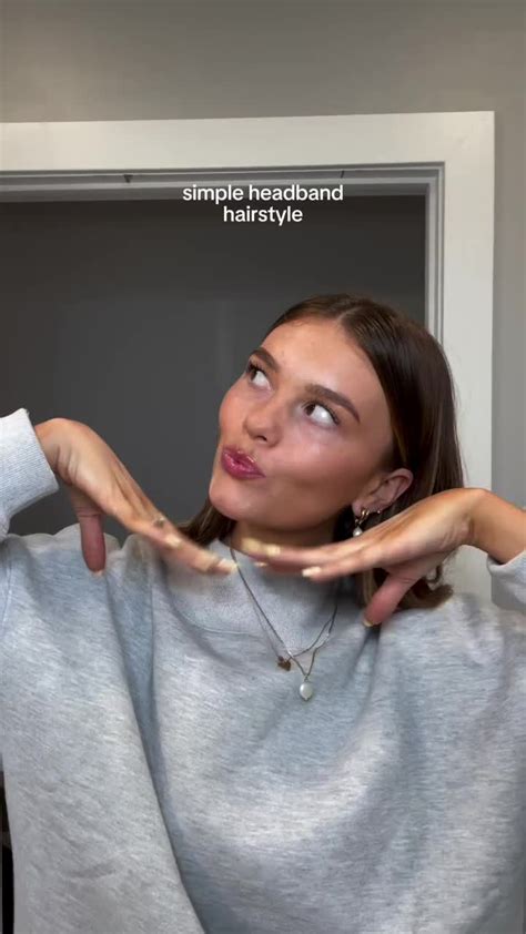 Pin By Tiffanysilva648 On Winter Layering Outfits Headband Hairstyles