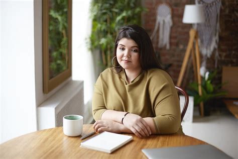 عکس بهترین مدل شلوار زنانه برای خانم‌های تپل