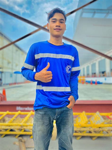 ប្រុស៙សុីន