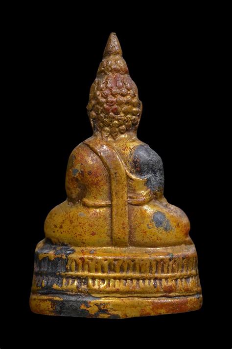 หลวงพ่อโต วัดบางพลีใหญ่ใน ร้าน ชมรมอนุรักษ์พุทธศิลป์บางบ่อ