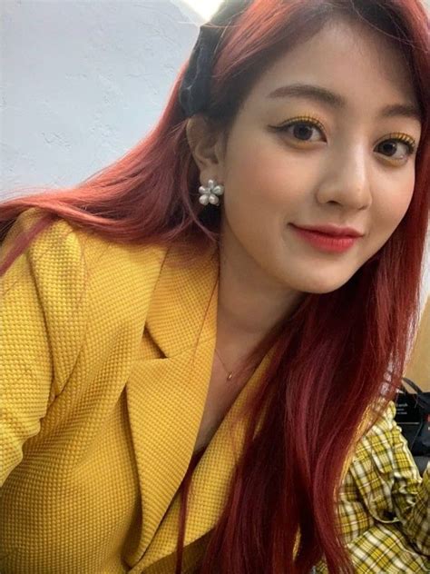 Nayeon K Pop South Korean Girls Korean Girl Groups Signal Twice