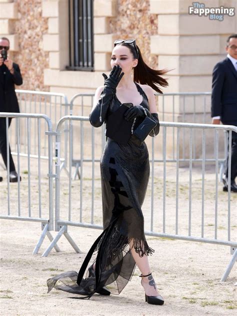 Dove Cameron Braless Photos The Fappening Stars