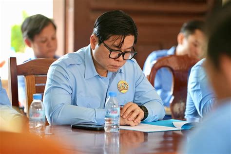 លោក ហ៊ុន ម៉ានី ដឹកនាំកិច្ចប្រជុំ