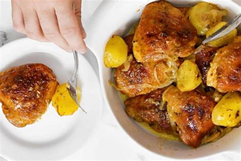 Sobrecoxa De Frango Assada No Forno Com Batatas Perfeito Para O Seu