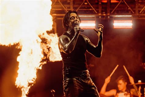Falling In Reverses Ronnie Radke Responds To Critics Over New Romance