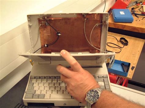 Customized Laptop With 4 Element Pifa Array Download Scientific Diagram