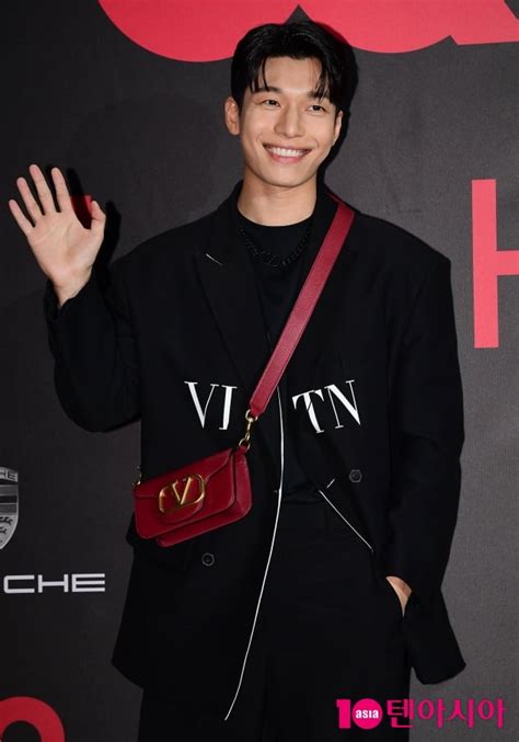 Ten 포토 위하준 소년美 가득한 미소 텐아시아