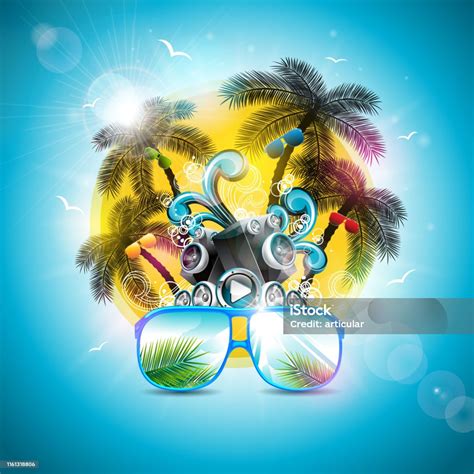 블루 배경에 스피커와 선글라스와 여름 휴가 디자인 배너 전단지 초대장 브로셔 포스터 또는 인사말 카드에 대한 열대 야자수와 일몰