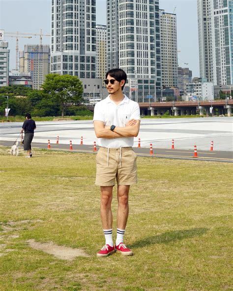 Gentle Baek 여름을 상징하는 테리 소재 티셔츠와 프렙스터🌊 Summeroutfits Menstashion Styleinspo 여름코디 코디추천 데일리