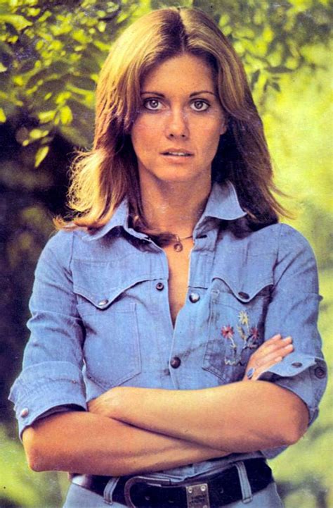 30 Vintage Photographs Of A Young Olivia Newton John In The 1970s And
