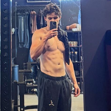 Socialite Our Latest Instasnaps Roundup Features Photos Of A Selife