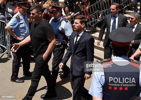 Lionel Messi Father Photos And Premium High Res Pictures Getty Images
