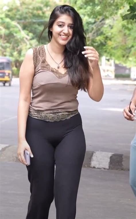 Deepika Padukone Fitness Deepika In Black Bollywood Actress In Black Outfit Desi