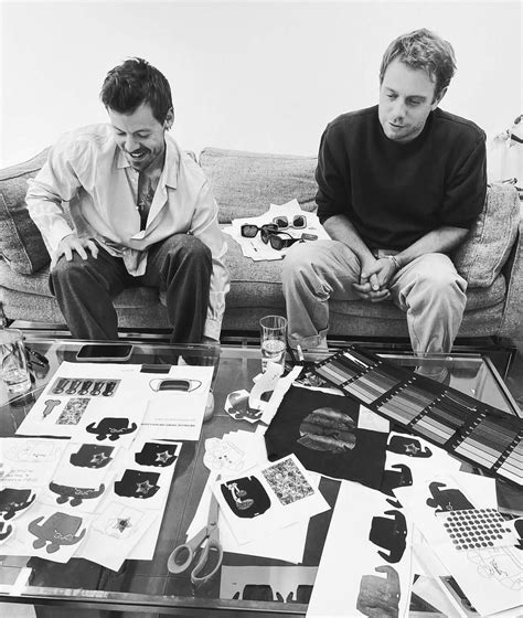 Harry Styles X Jw Anderson Όλα όσα πρέπει να γνωρίζουμε για τη Hot συνεργασία της χρονιάς