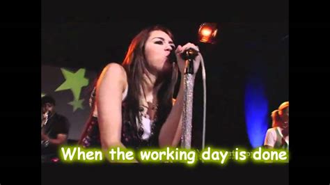 Miley Cyrus Girls Just Wanna Have Fun Karaoke Official Acordes