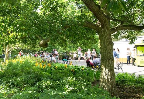 식물원 플라자 야외 휴게공간