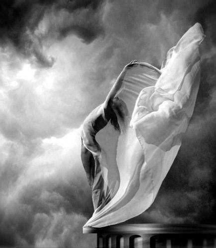 Я не могу не верить в Бога Ведь он мне дарит чудеса… Когда в холмах