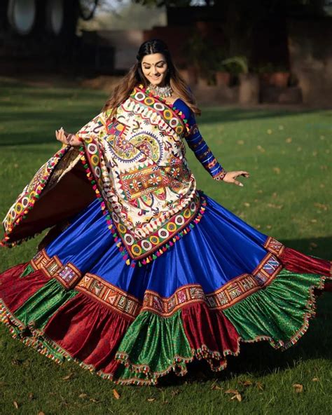女式navratri Ghaghra Choli 古吉拉特语lehenga Choli与厚重的duppata 时尚民族服装 Buy 花式