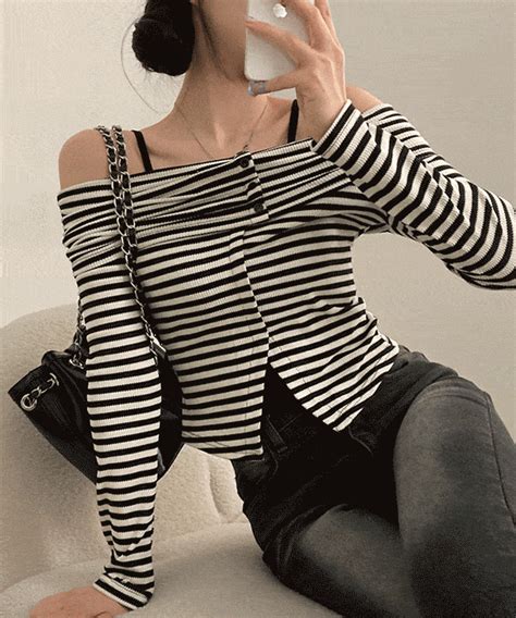 슬림여리핏 스쿱키 단가라 무지 오프숄더 버튼 긴팔 니트 티셔츠 에이블리