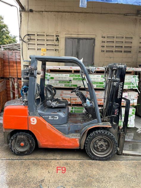 ตลาดซื้อขาย เครื่องจักร รถฟอร์คลิฟท์ Toyota โตโยต้า กรุงเทพ มือสอง