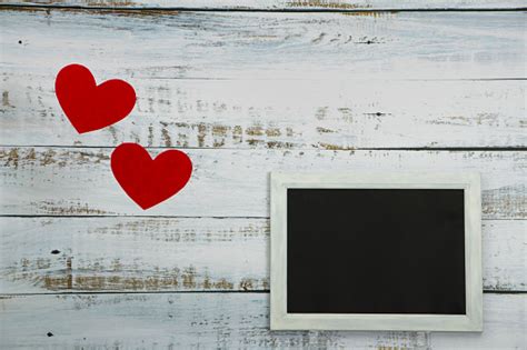 발렌타인 데이 장식 사진 프레임과 빨간 마음 아름다운 흰색 나무 배경입니다 최고의 발렌타인 데이 인사말 카드 당신을 사랑해요 0명에 대한 스톡 사진 및 기타 이미지 Istock