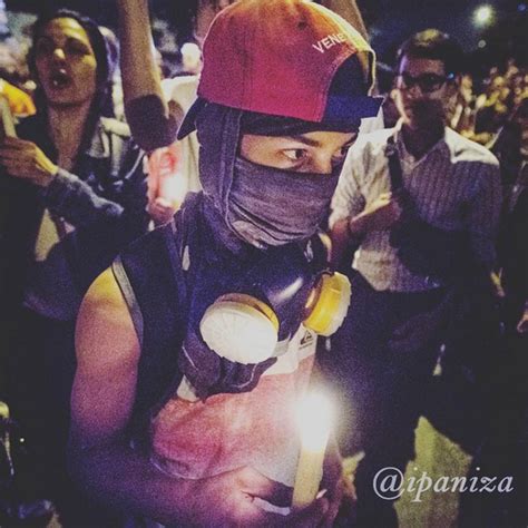 El Homenaje De Los Fotógrafos De Las Marchas En Venezuela Para El Joven
