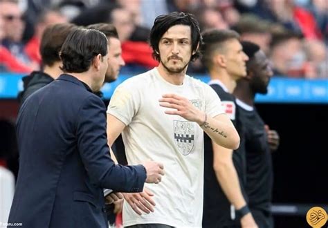 عکس تبلیغ جالب سردار آزمون برای خواننده زیرزمینی سابق ایران