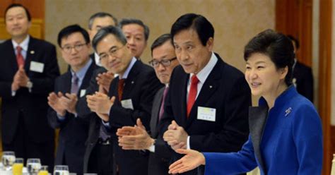 창조금융 첫 단추는 규제 완화 소비자보호원 분리해야