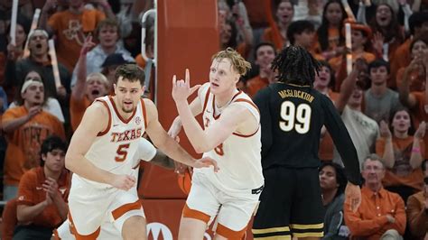Texas Hands No 10 Vanderbilt Its First Loss Of The Season With A
