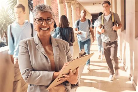 Synchronous Vs Asynchronous Classes Best Practices And Future Trends For 2025