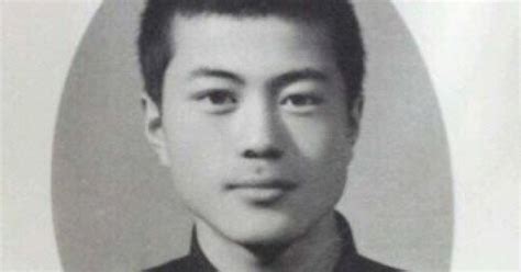 문재인 학창시절 별명은 문제아 소싯적 알랭 들롱 닮았죠