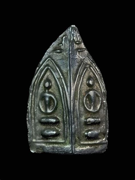 พระหลวงพ่ออี๋ วัดสัตหีบ ชลบุรี พระพรหมสี่หน้า เนื้อเมฆพัตรหลวงพ่ออี๋ เคาะเดียว 350 บาท