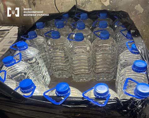 У Луцьку викрили завод елітних алкогольних підробок БЕБ вилучило 10 тонн готової продукції