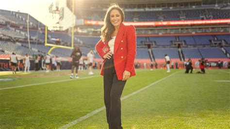 Kaylee Hartung Height Know Tnf Sideline Reporter Salary Thursday