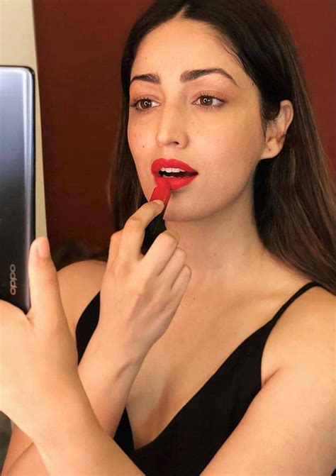 Yami Gautam Scrolller