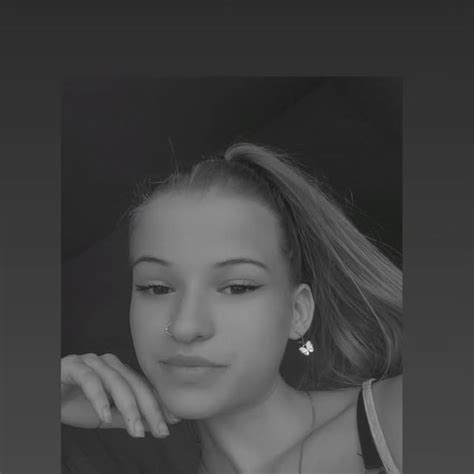 Szigeti Lili Sz Lili • Threads Say More