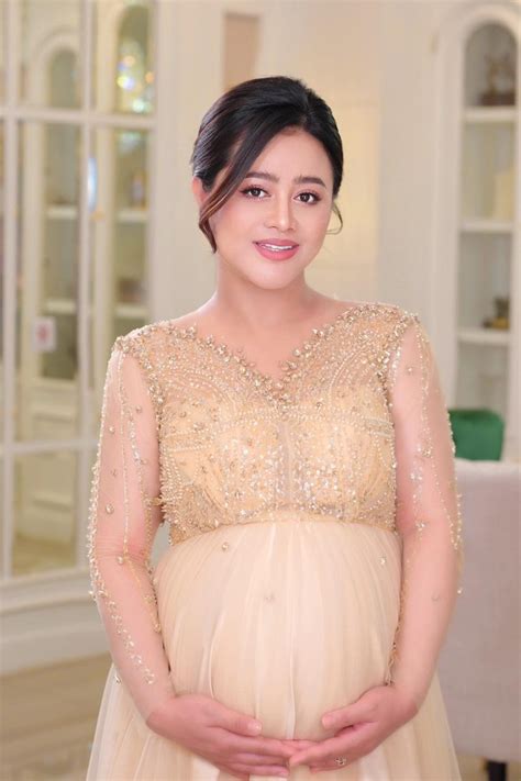 ស្លៀករ៉ូបអ៊ីចឹងទៅ ឱក សុគន្ធកញ្ញា ស្អាតឡើងស្អាតខ្ញង់ Khmerload Cambodia Latest News