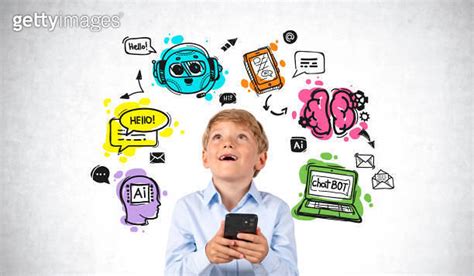 Boy Using Smartphone Having A Conversation With A Virtual Assistant 이미지