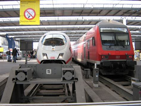 Ice 511 Von Köln Hbf Nach München Hbf Und Ein Doppeldecker Stehen Im