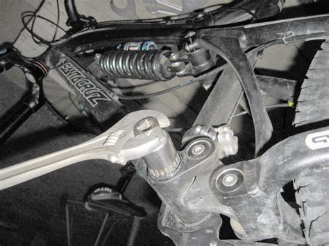 How To Replace Your Bottom Bracket Singletracks Mountain Bike News